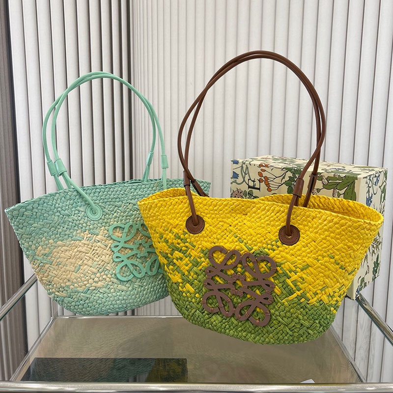 LOEWE กระเป๋าถือ ของแท้ 100% ทรงโท้ท มีหลอดดูด ขนาดพกพา | Shopee Thailand