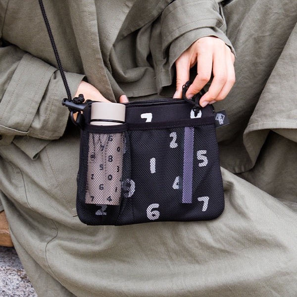 ROOTOTE(A1797)กระเป๋าสะพายใบเล็กลายสกีน"ตัวเลข" ใส่มือถือได้ | Shopee Thailand