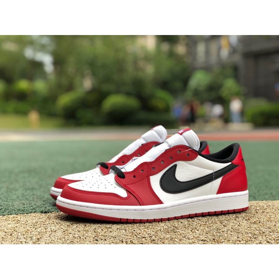 ใหม่ รองเท้าผ้าใบ รองเท้าวิ่ง Air Jordan 1 Retro Low Chicago University ...