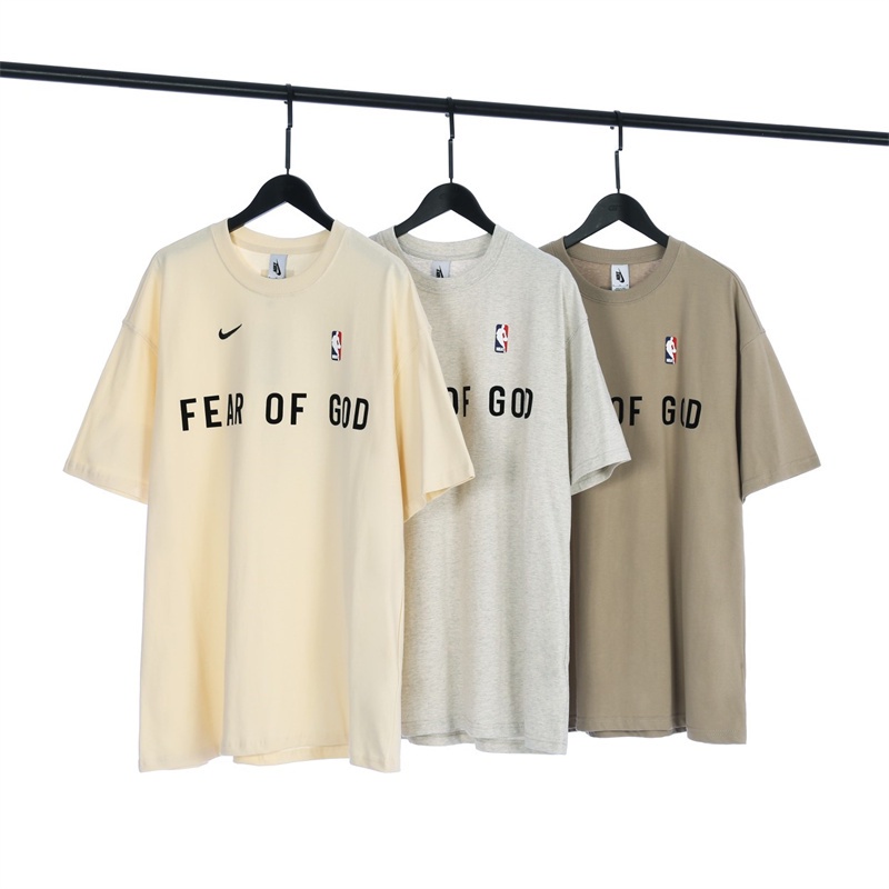 เสื้อยืดแขนสั้นลําลอง ผ้าฝ้าย พิมพ์ลายตัวอักษร FOG ESSENTIALS X NBA ...