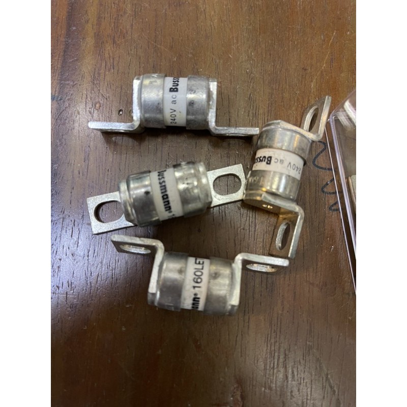 ในไทย พร้อมส่งออกบิลได้BUSSMANN 160LET 160A 240V | Shopee Thailand