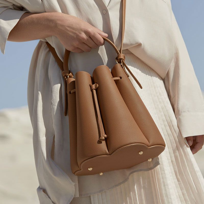POLENE รูปร่างดอกไม้ Bucket bag กระเป๋าหนังแท้สำหรับผู้หญิงจากประเทศ ...