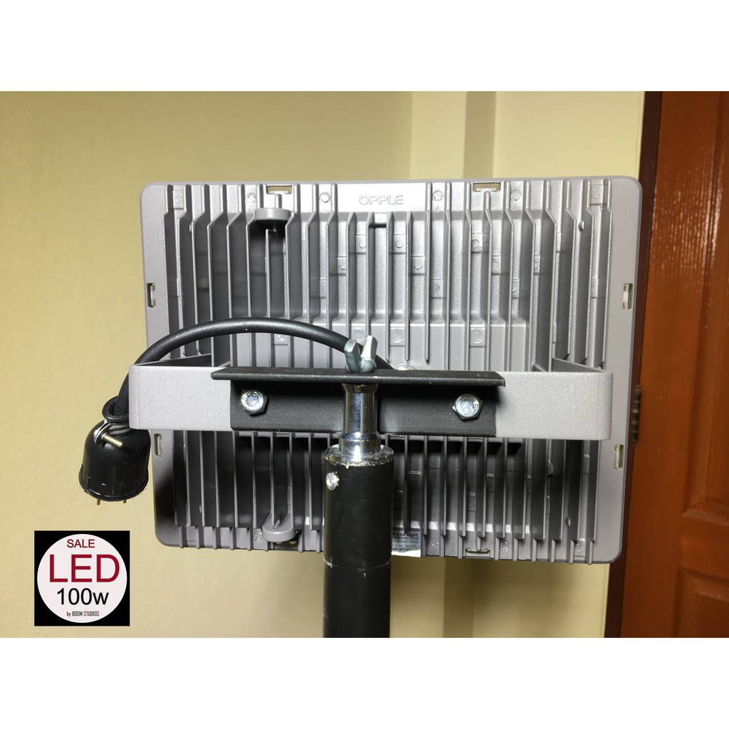อุปกรณ์สำหรับหลอดไฟ เพลทยึดไฟ OPPLE LED 100W แบบประหยัด เข้ากับขาตั้ง ...