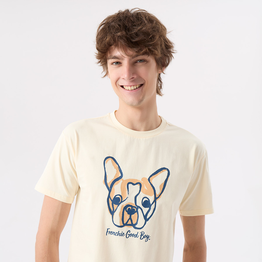 ESP เสื้อทีเชิ้ตลายเฟรนช์ชี่ อีซี่ ผู้ชาย สีเบจ | Frenchie Eazy Tee ...