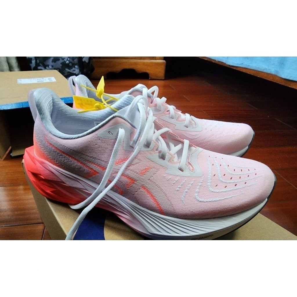 รองเท้าวิ่ง GW COD Asics ใหม่เอี่ยม Novablast 4 สำหรับผู้ชาย น้ำหนักเบา ...