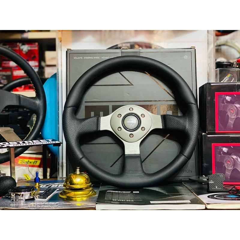 พวงมาลัย Momo Fighter Leather แท้ มือสอง สภาพสมบูณร์ Steering wheel พวง ...