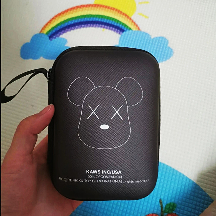 น่ารัก Kaws หูฟังสายเคเบิลข้อมูลกรณีหูฟังหูฟังกระเป๋าซิปสาย USB ...