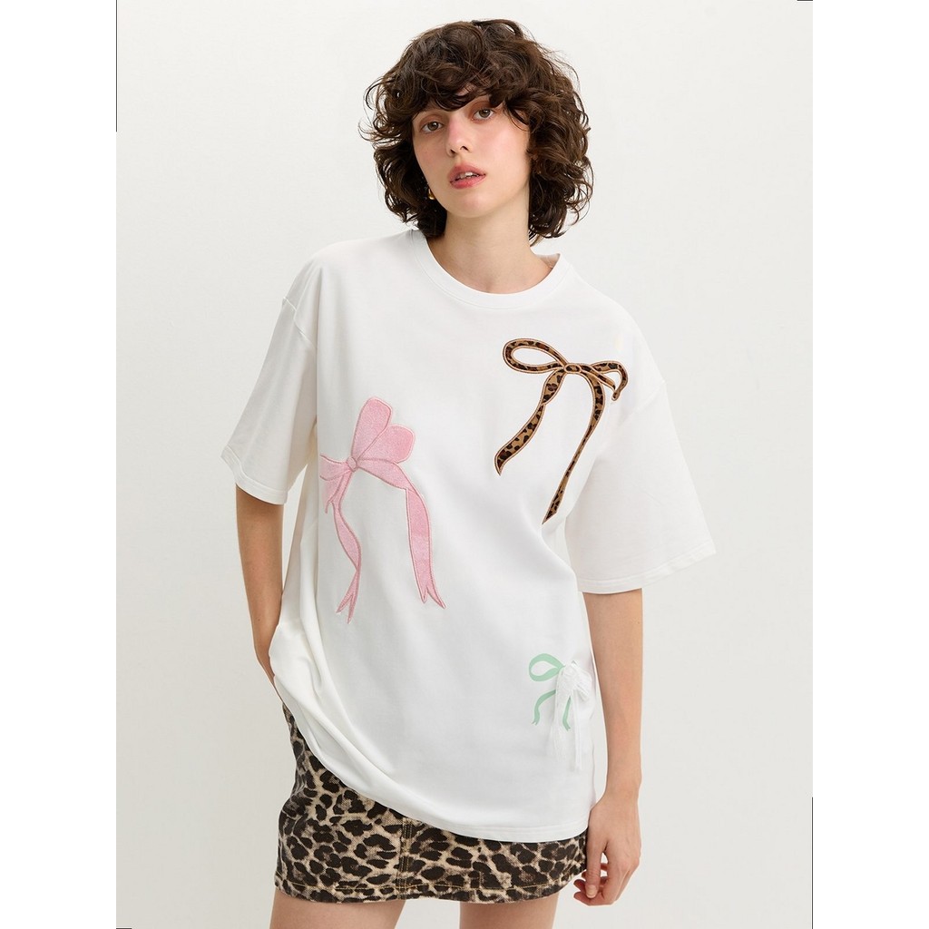 [Pomelo] เสื้อทีเชิ้ตแต่งโบว์ / Embellished Bow Tee | Shopee Thailand