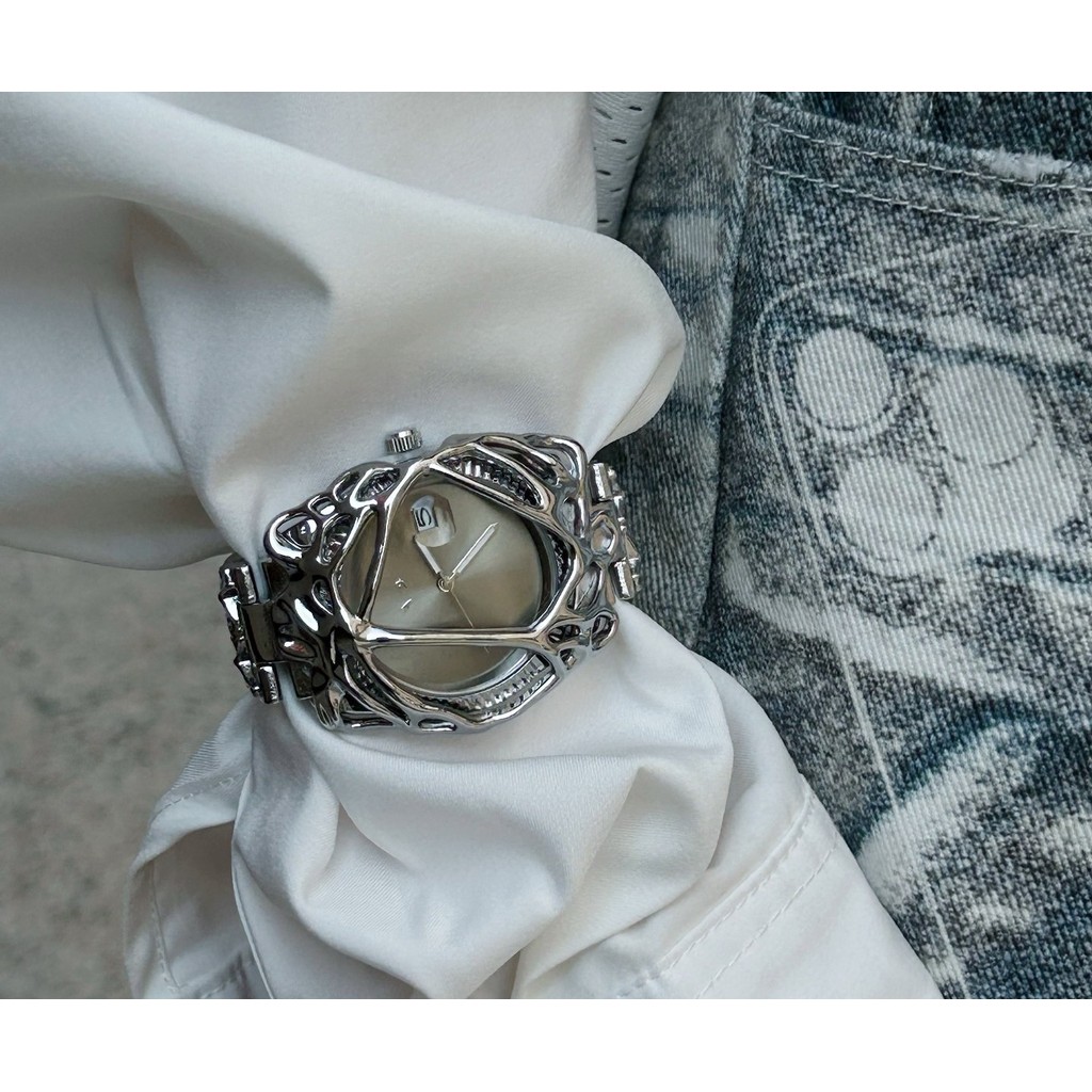 Alabaster Spider Web Venom Alien Shape Niche นาฬิกาหน้าปัดขนาดใหญ่ย้อน ...