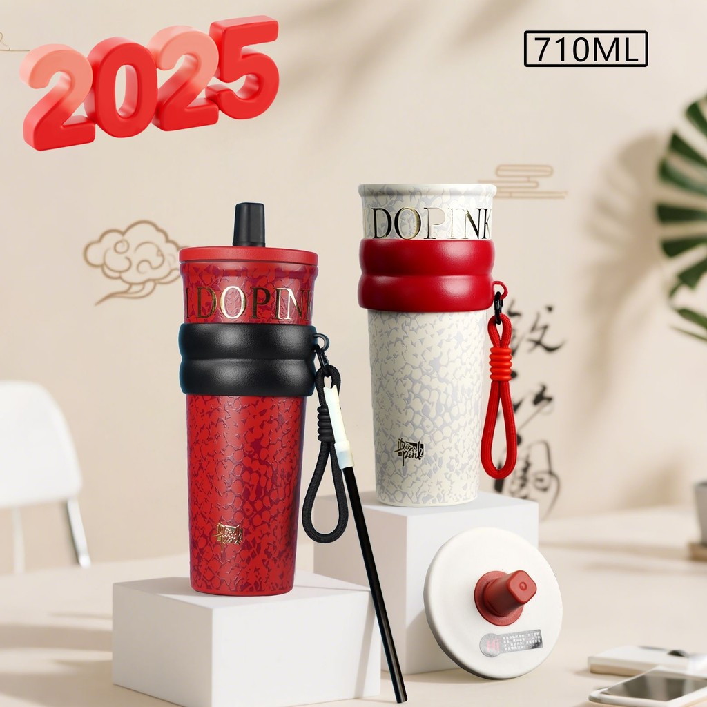 รุ่นลิมิเต็ดอิดิชั่น 2025 ขวดน้ำ 710ml สแตนเลส 316 ถ้วยฟาง มาพร้อมหูจับ เก็บอุณหภูมิร้อนหรือเย็น ...