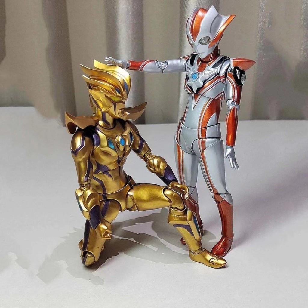 Shining Ultraman Golden Siro ของเล่นรูปที่สามารถเคลื่อนย้ายรูป Super ...