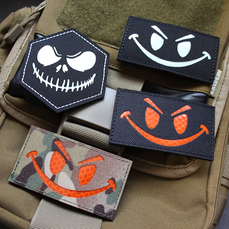 ที่ไม่ซ้ํากัน Velcro Armband Evil Smiley Face Patch สะท้อนแสงหน้ายิ้ม ...