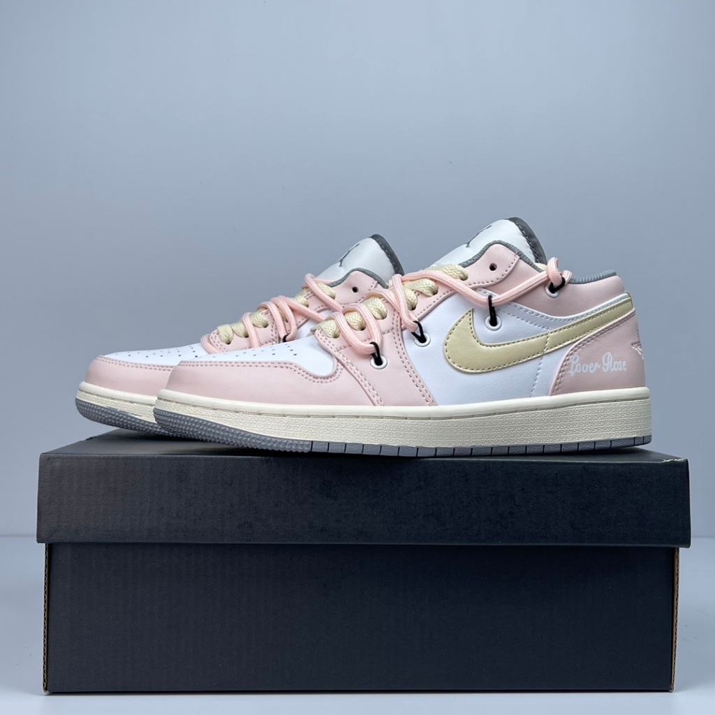 Authentic NIKE Air Jordan AJ1 Lowสีชมพูขาวรองเท้าผ้าใบ ผู้ชาย ผู้หญิง ...
