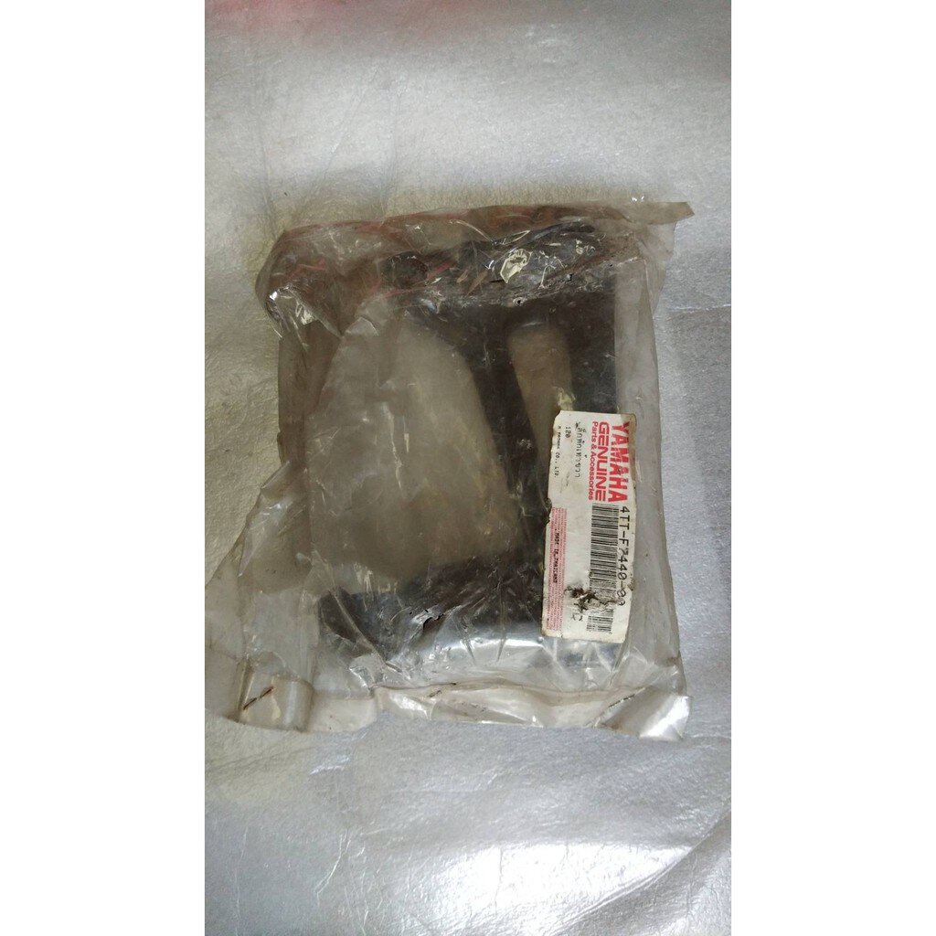 พักเท้าหลังขวา สำหรับรุ่น TIARA JZ อะไหล่แท้ YAMAHA 4TT-F7440-00 ...