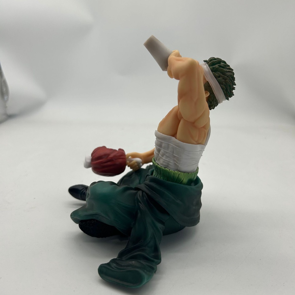 โมเดลฟิกเกอร์ PVC รูปปั้นอนิเมะ One Piece Zoro GK Injured Drinking ...