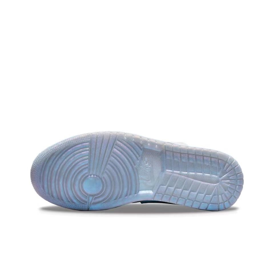 Jordan Air Jordan 1 low se "date to fly" firefly รองเท้าผ้าใบหุ้มข้อสี ...