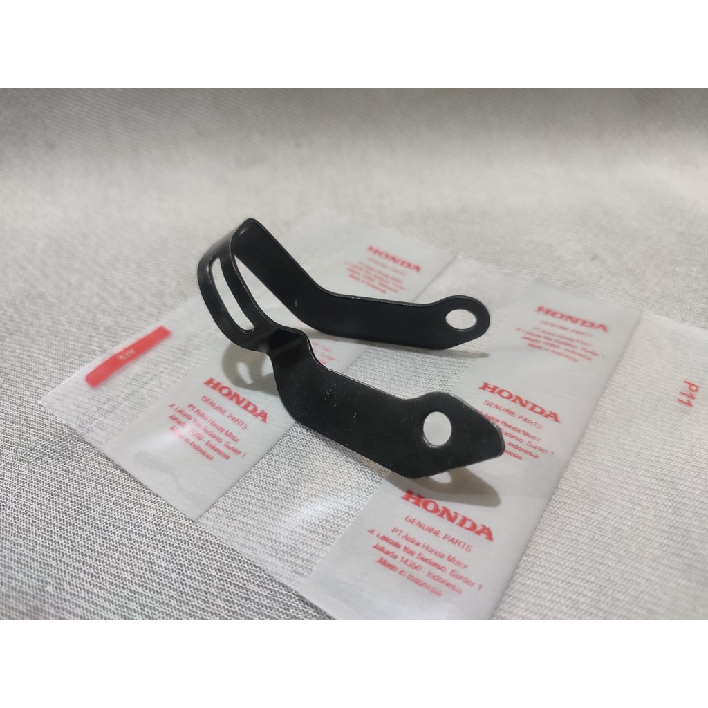 Clamper A ท่อเบรคหน้า แคลมป์ท่อเบรคหน้า แคลมป์ Honda Beat K1A | Shopee ...