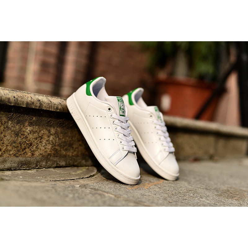 แฟชั่น Stan Smith ชายหญิงวิ่งดอกไม้หางเลเซอร์ Board สันทนาการกีฬาสีฟ้า ...