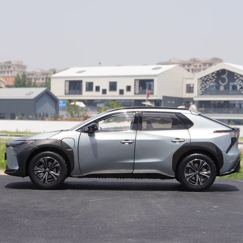1: 18 โรงงานเดิม FAW TOYOTA bZ4X e-TNGA 2022 TOYOTA รถจําลองรุ่น | Shopee Thailand