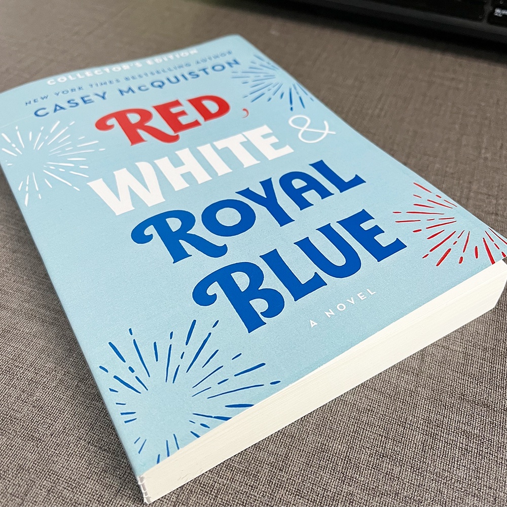 หนังสือนิยาย Red White & Royal Blue Collector's Edition: A Novel Red ...
