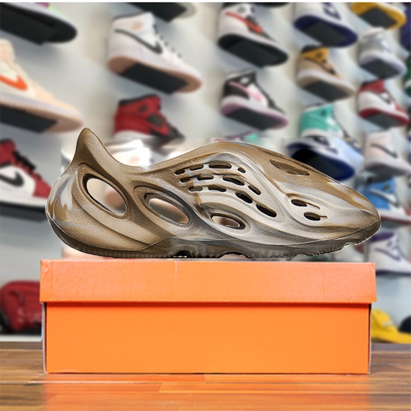 Kanye Slides รองเท้าแตะ Crocs Yeezy แบบนิ่ม คุณภาพสูง เหมาะกับเดินชาย ...