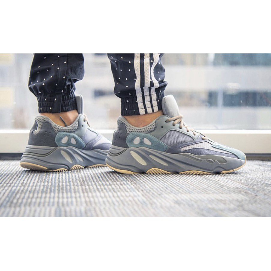 Adidas FW24 : Fuzzy:adidas Yeezy Boost 700 Teal สีน้ำเงิน FW24 รองเท้า ...