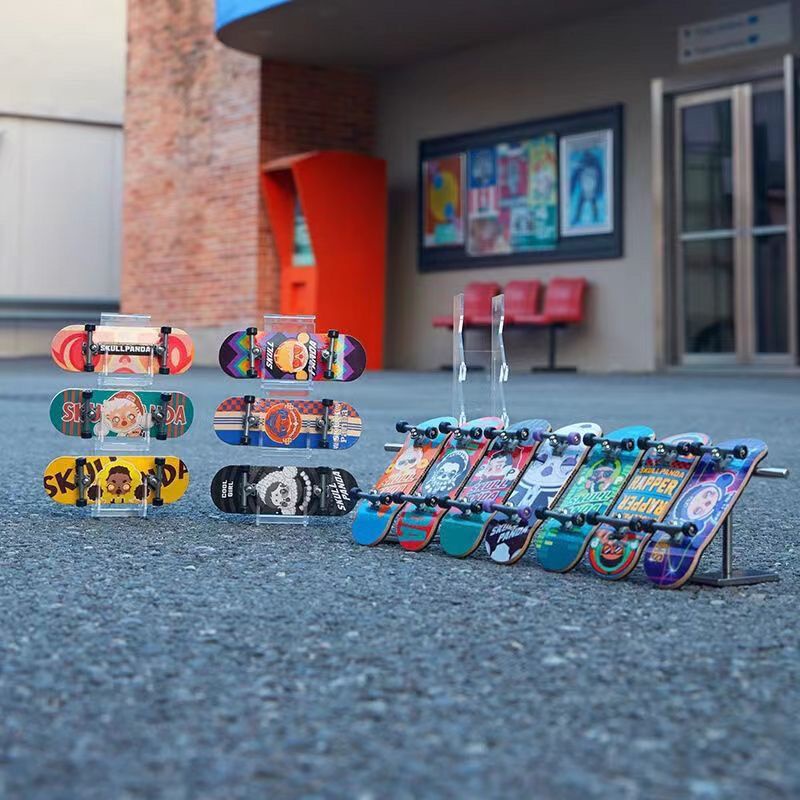 [พร้อมส่ง] กล่องของเล่นฟิกเกอร์สเก็ตบอร์ด ลายหมี SKULLPANDA Bear Meow ...