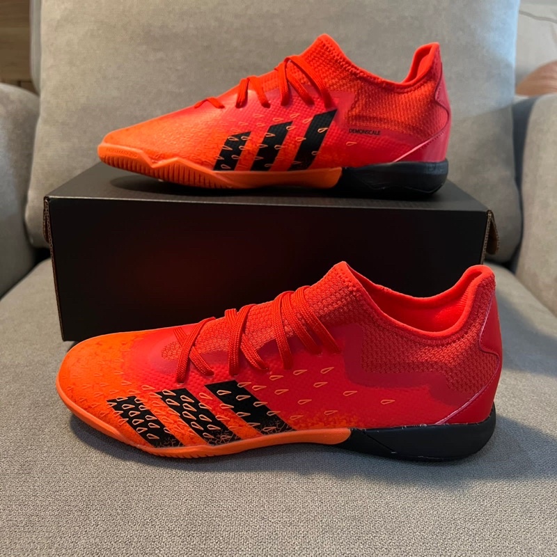 Sepatu Futsal Adidas Predator Freak .3 Low สีแดงสีดำ | Shopee Thailand