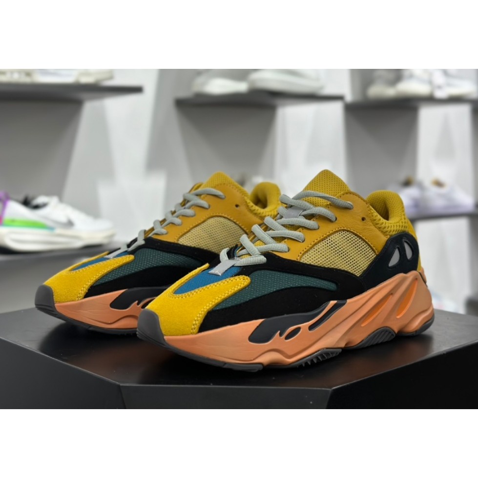 Adidas Yeezy Boost 700 รองเท้าผ้าใบผูกเชือกสีส้ม GZ6984 ไซส์ผู้ชาย ...
