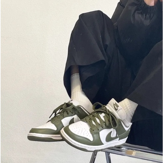 ผ้าใบ Nike Dunk Low "Medium Olive" Cleat Low DD1503-120 รองเท้า train ...