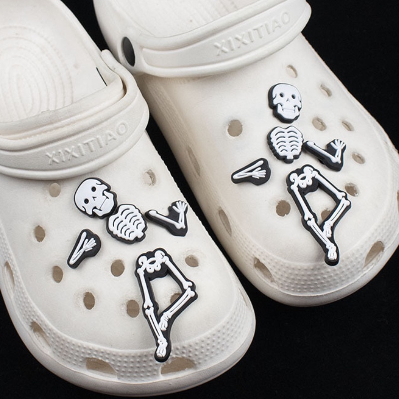 การ์ตูน Skull Body Jibits Charms Skeleton Jibbits สําหรับ Crockcs Pins ...