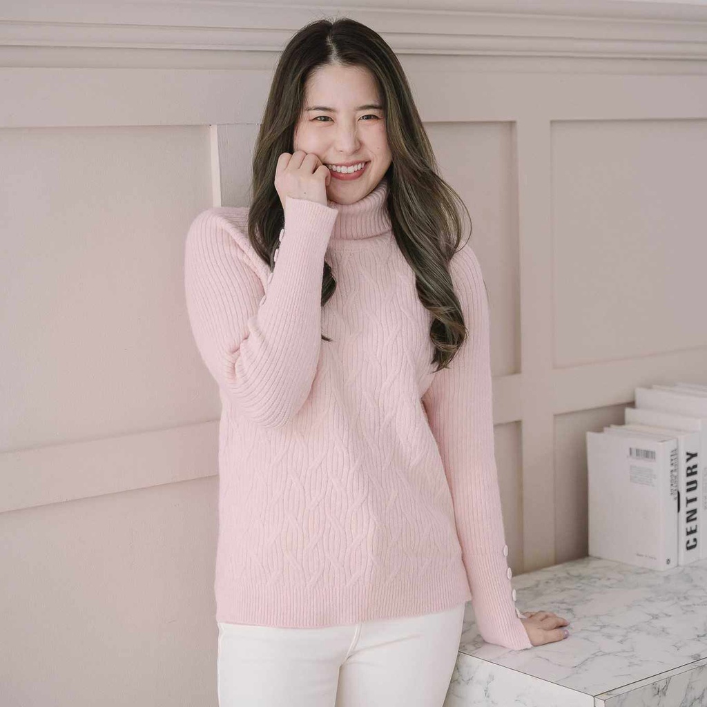 SNOWCOVER - SC135 Winnie Sweater เสื้อไหมพรมผสมวูลคอเต่า ผ้านุ่ม แต่งกระดุมสีเดียวกับเสื้อที่ ...