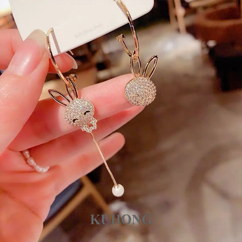 Kuhong ต่างหูเข็มเงิน 925 รูปกระต่าย ประดับมุก และเพชร ทรงไม่สมมาตร ...