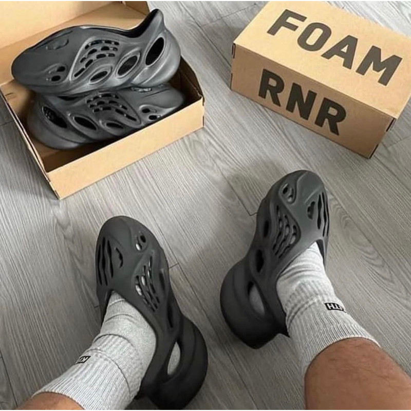 Adidas (พร้อมส่ง ของแท้100%) YEEZY FOAM RUNNER CARBON | Shopee Thailand