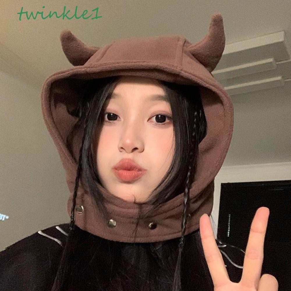 Twinkle1 หมวกปีศาจ หมวกบอมเบอร์ ผ้าฝ้าย ป้องกันหู ฮวงจุ้ย หมวกสีดําส่วนบุคคล ปรับได้ สไตล์ ...