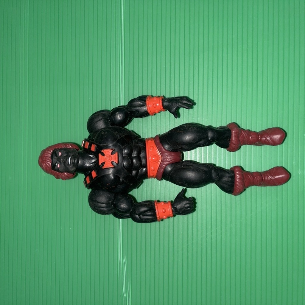 ชิ้นส่วนหลวมของ Muscle He-Man ที่ชำรุด ยักษ์ He-Man สีดำ จักรวาล Mattel ...