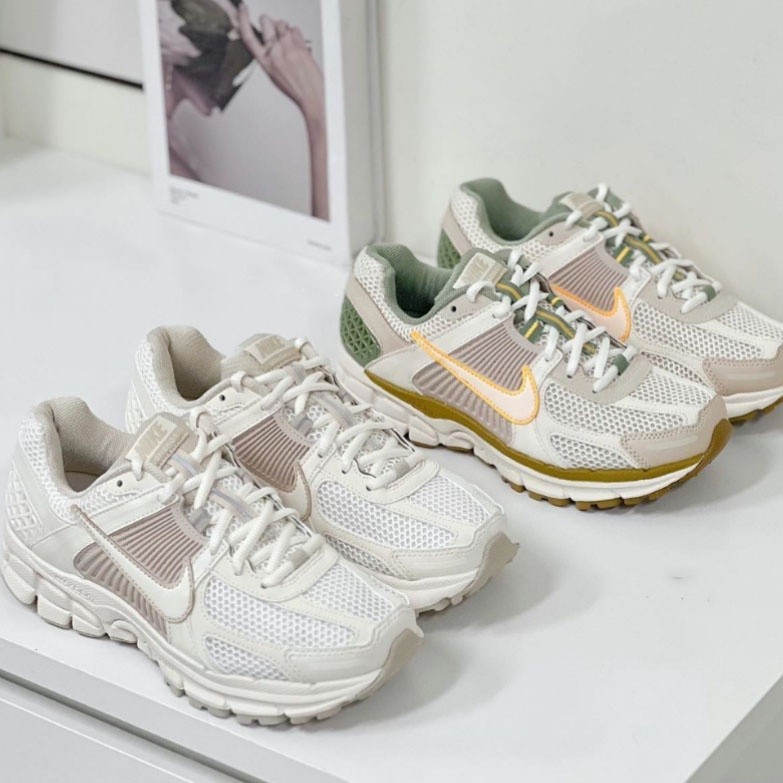 สินค้าของแท้ 100% Nike Air Zoom Vomero 5 FQ6868-181 / FQ6868-111 ...