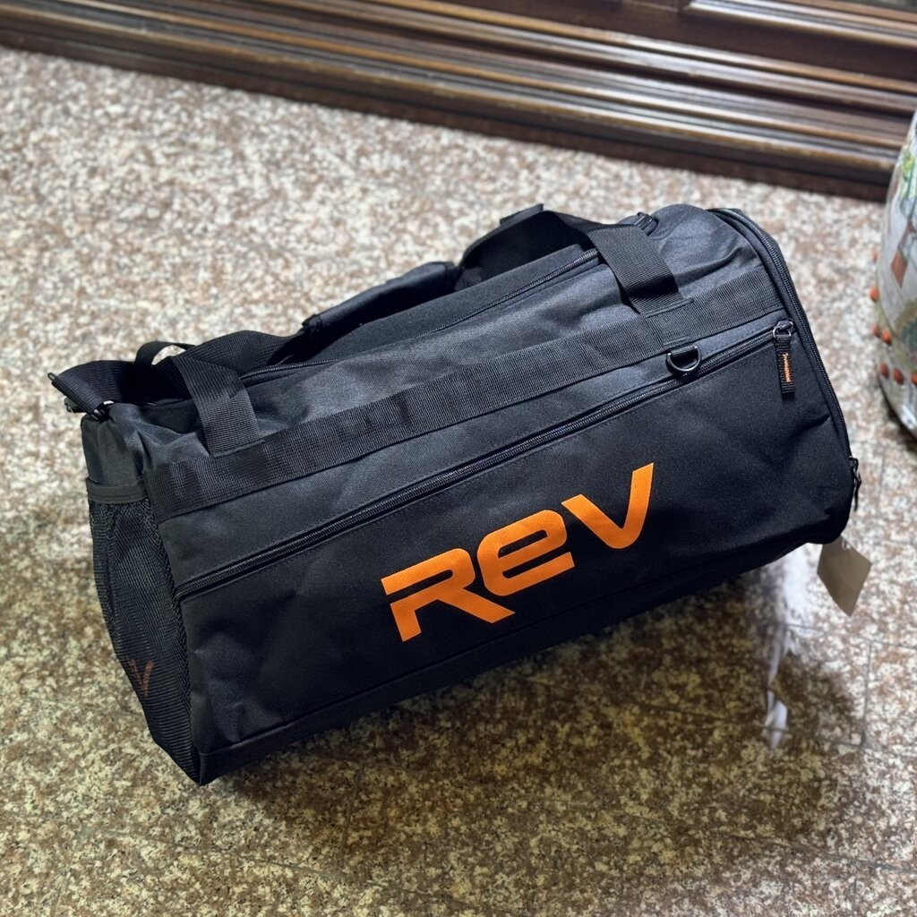 กระเป๋า Rev Runnr Gym Duffle Bag ‘BLACK’ (41L) | Shopee Thailand