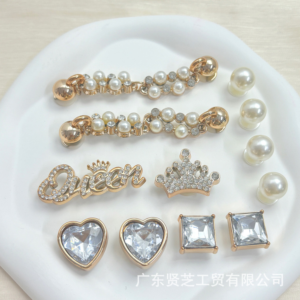 12 ชิ้น Crocs Jibbitz Chrms เพชร Studded Crown หัวเข็มขัดที่ถอดออกได้ ...