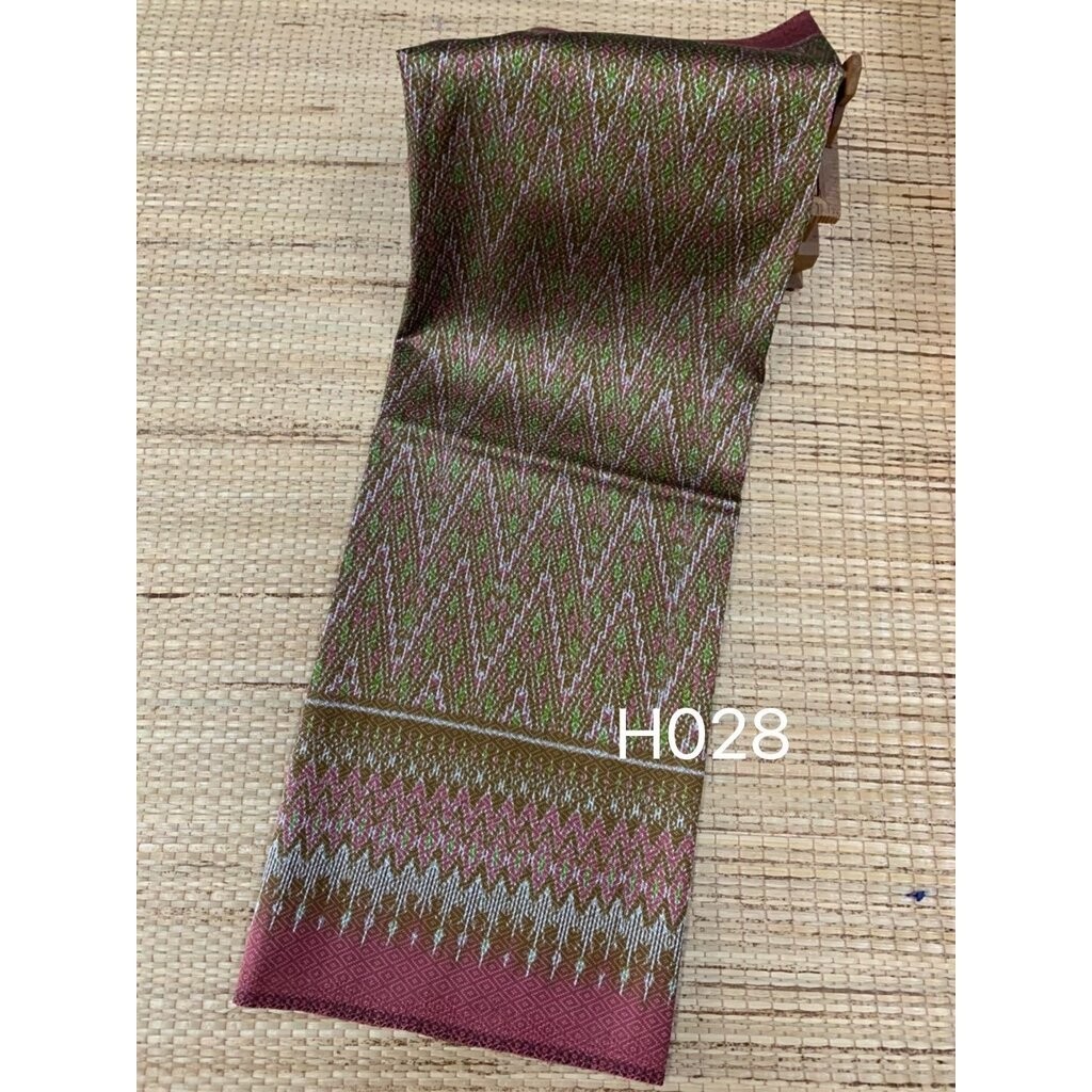 ซิ่น ผ้าไหมมัดหมี่ ไหมแท้ 6ตะกอ ขนาด 1x2เมตร สีเขียว รหัส L9A-AA-H028 | Shopee Thailand