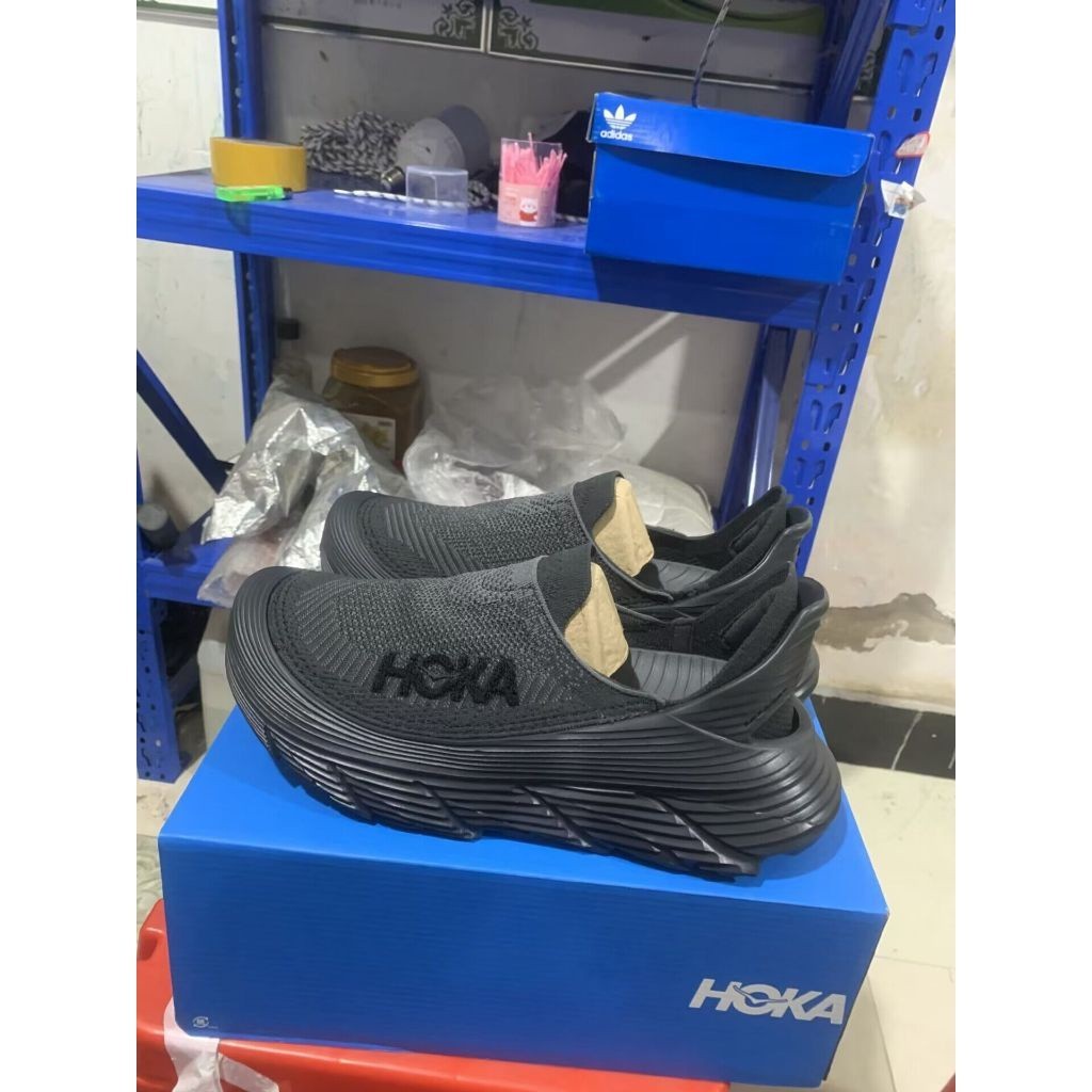 Hoka ONE ONE Restore TC Sneaker Goes Fully Laceless Black Cushioned ...
