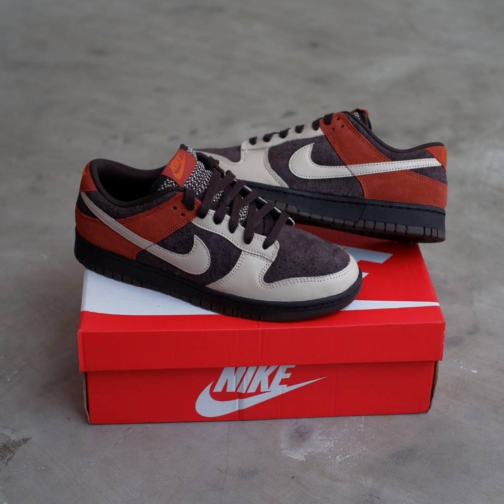 NIKE DUNK RED PANDA LOW VELVET BROWN/SANDDRIFT BRUN | Shopee Thailand