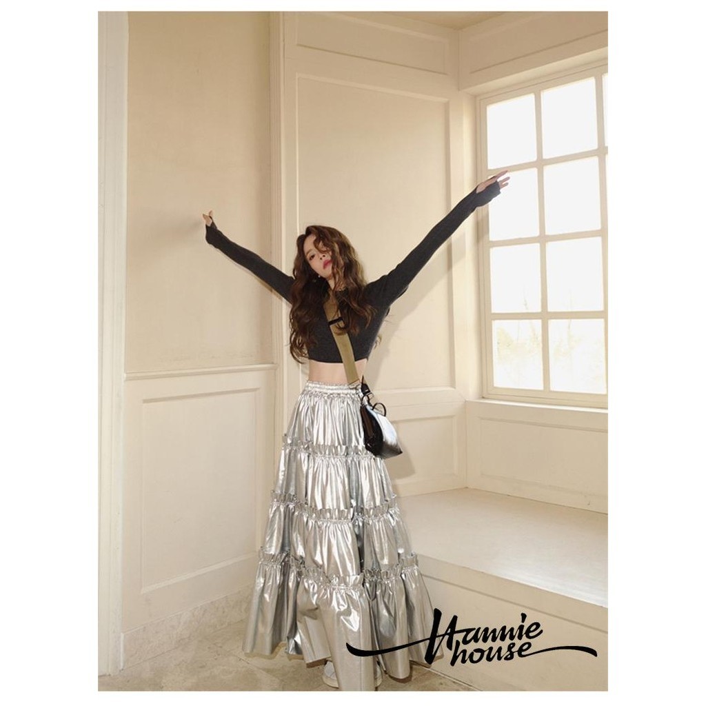 Hannie- กระโปรงพลีทเมทัลลิก ทรงเอ สีเงิน สําหรับผู้หญิง | Shopee Thailand