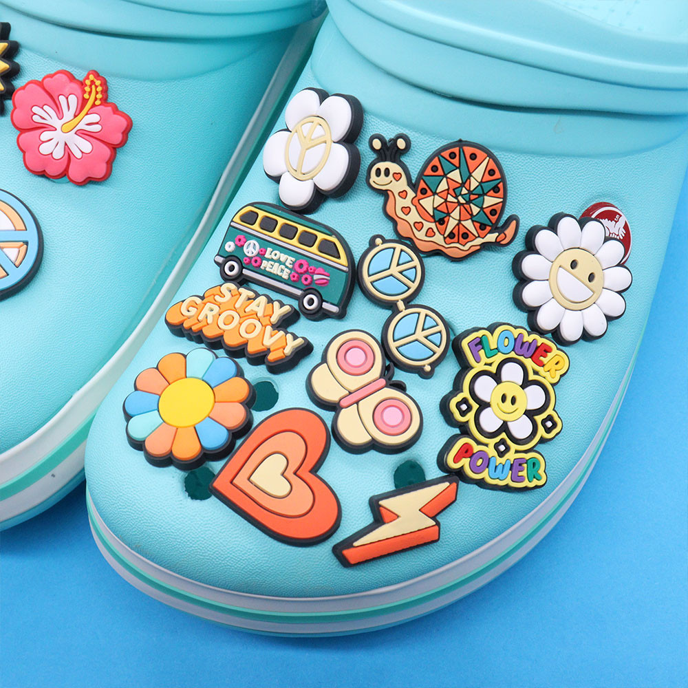 การ์ตูนสายรุ้ง Drew Crocs Charm Mushroom Jibbits สําหรับ Croc Pin ...