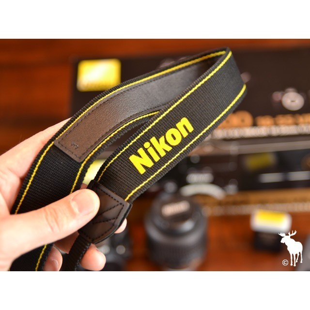 สายคล้องกล้อง Nikon D750 D610 D90 D7500 D7200 D7100 D7000 D5500 D5300 D5200 D5100 D3400 D3300 ...