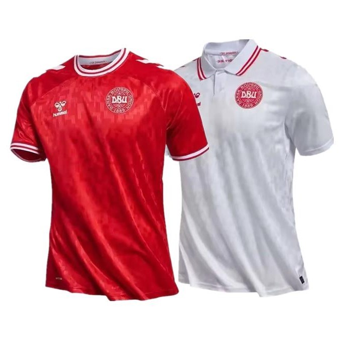 เสื้อกีฬาแขนสั้น ลายทีมชาติฟุตบอล Denmark ทีมเหย้า และทีมเยือน 2024-25 ...