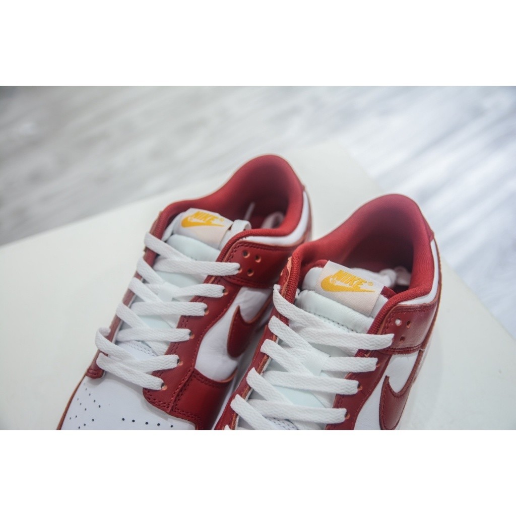 Nike SB Dunk Low Retro "Gym Red" รองเท้ากันลื่นแบบสบาย ๆ สไตล์วินเทจต่ำ ...