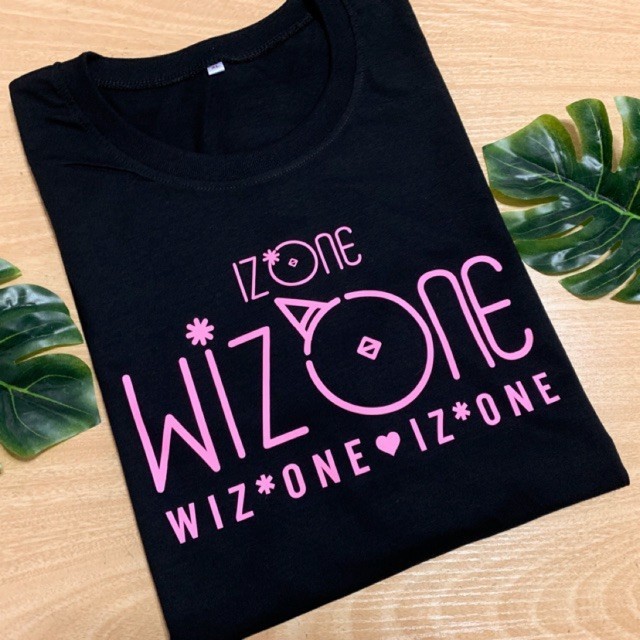 คอกลม 【2022New】🌹เสื้อ #IZONE #WIZONE #ตลาดนัดizone เสื้อขาว/ดำ | Shopee Thailand