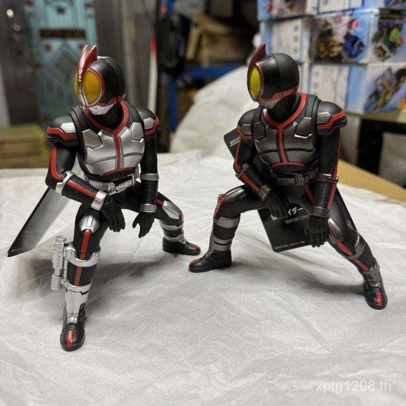 Bandai SOFVI Kamen Rider FAIZ 555 Basic Rogue Squat โมเดลฟิกเกอร์ยาง ...