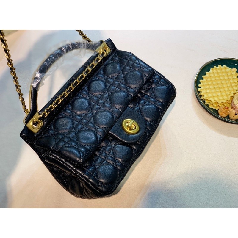 Dior Fashion trendy women/nightclub enthusiasts should stay on the ...